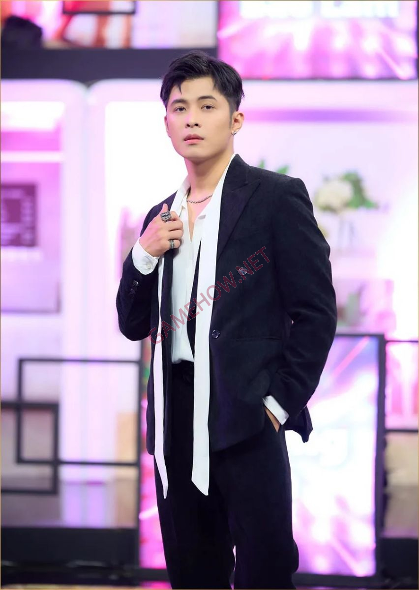 Gin Tuấn Kiệt là ai? Sự nghiệp nam ca sĩ đa tài showbiz Việt